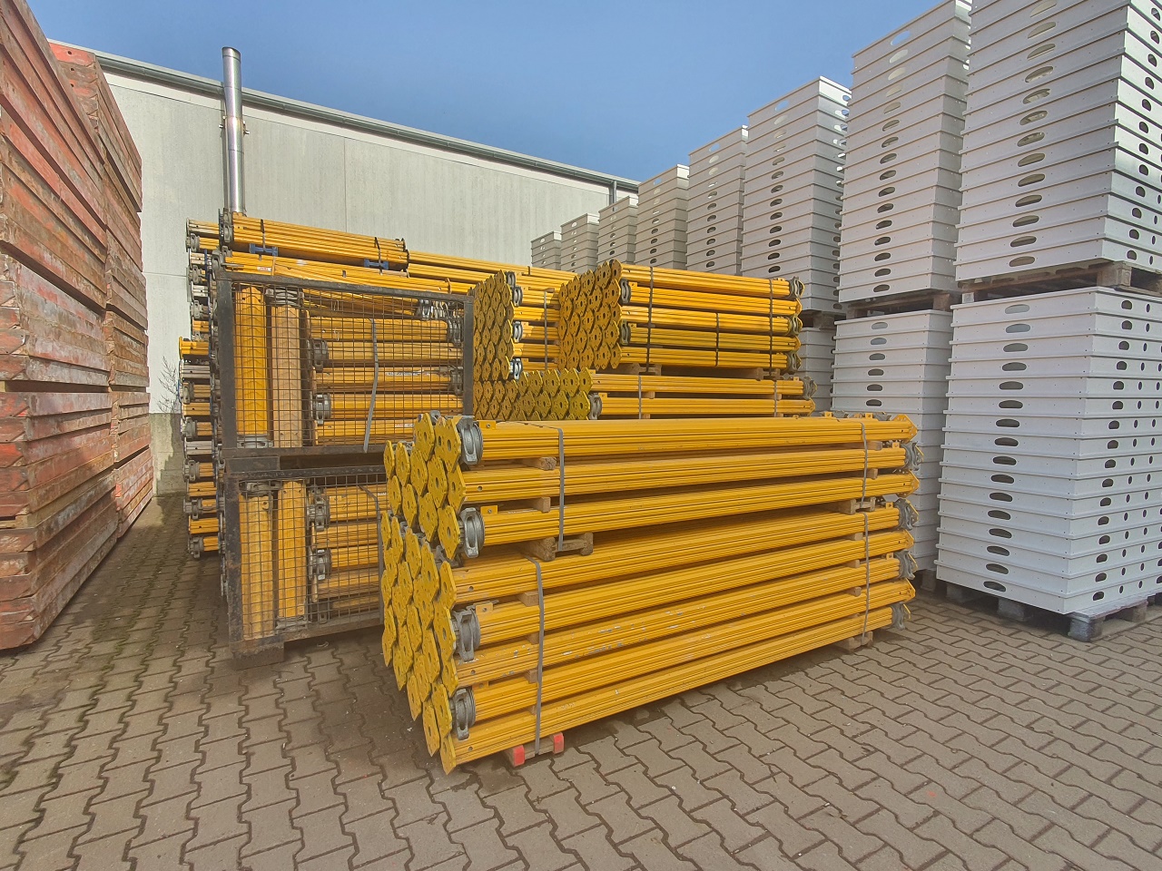 Used Peri Multiprop slab props - LUKIC Schalungstechnik